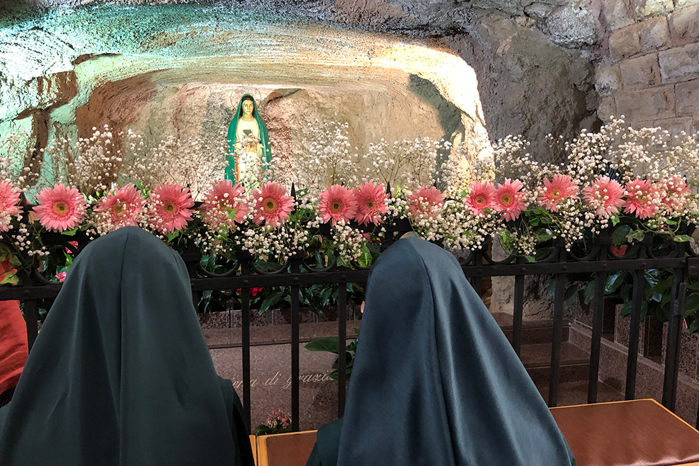 La Virgen María en la vida de la misionera – Misioneras de la Divina ...